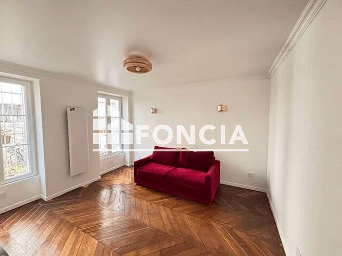 Appartement à louer - Saint Vincent de Paul-Lariboisière, Paris ème arrondissement - 3 pièces - 2 chambres