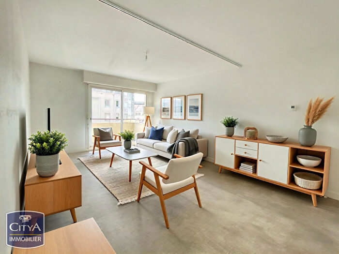 Appartement à vendre - Bourges, Aéroport, Vauvert, Pierrelay, Pissevieille - 4 pièces - 3 chambres