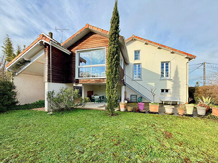 Maison à vendre - Ruelle-sur-Touvre - 5 pièces - 2 chambres