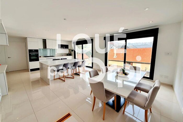 Appartement à louer - Theys - 3 pièces - 2 chambres