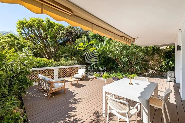 Appartement 4 pièces à vendre à Cannes, Californie Pezou