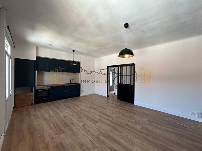 Appartement à louer - Nîmes - 3 pièces - 2 chambres