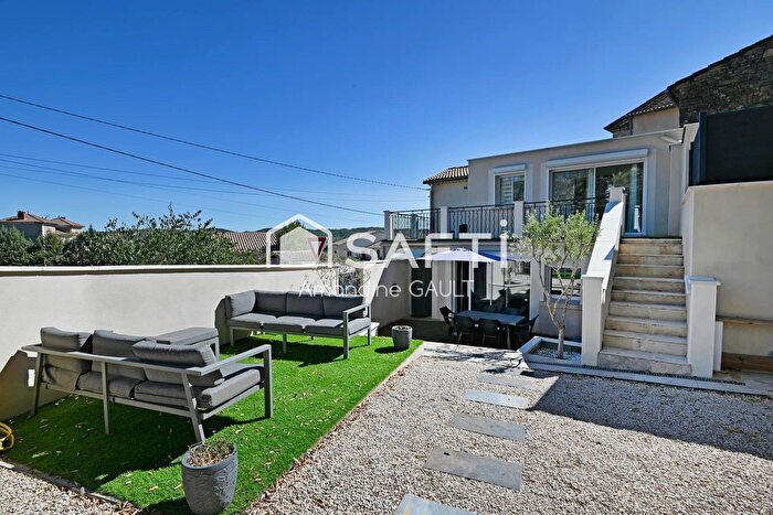 Maison 5 pièces à Saint-Julien-les-Rosiers, à vendre