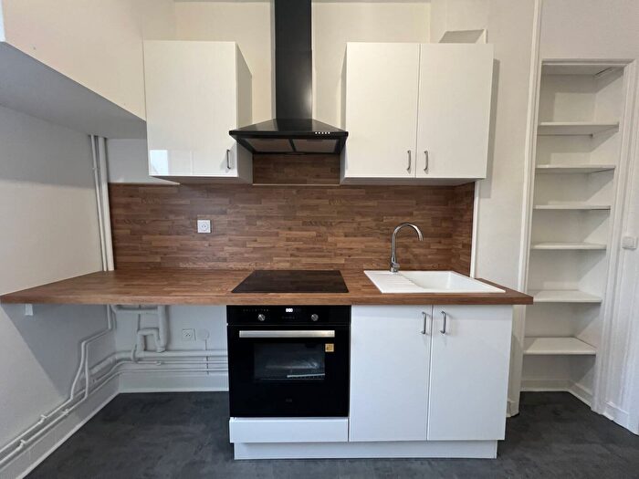 Appartement à louer - Cernay Jamin-Jean Jaurès-Epinettes, Reims - 3 pièces - 2 chambres