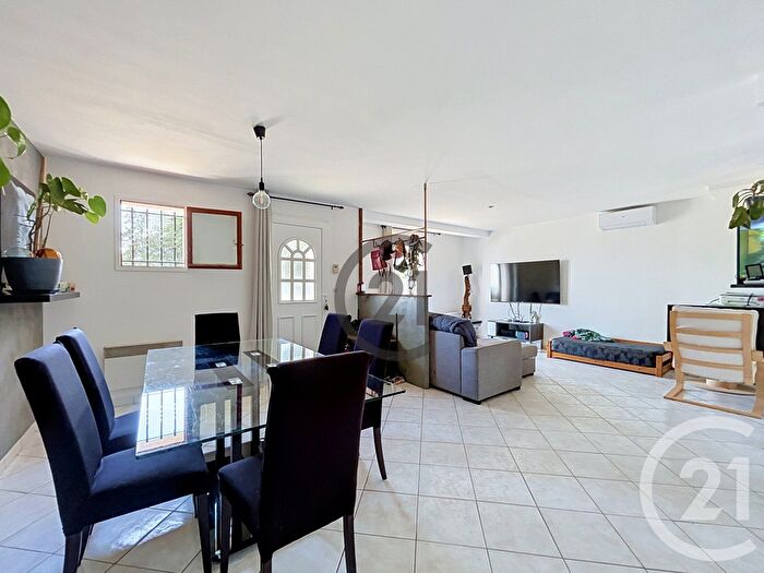 Maison 4 pièces à Saint-Sérotin, à vendre