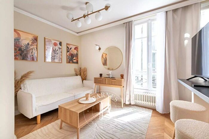 Appartement à louer - Saint Merri, Paris ème arrondissement - 2 pièces - 1 chambre