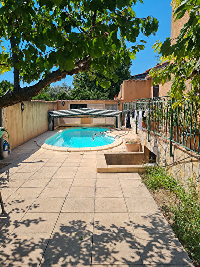 Maison à louer - Marseille e , Château-Gombert - 6 pièces - 4 chambres