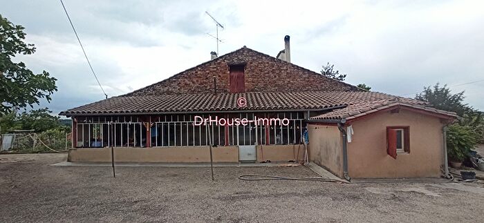 Maison à vendre - Seyches - 8 pièces - 4 chambres