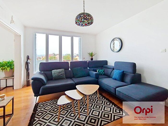 Appartement à louer - Marais-Villars, Montluçon - 5 pièces - 4 chambres