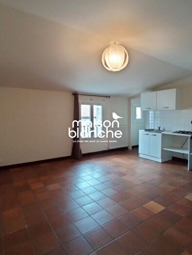 Appartement à louer - Montaudon, Libourne - 2 pièces - 1 chambre