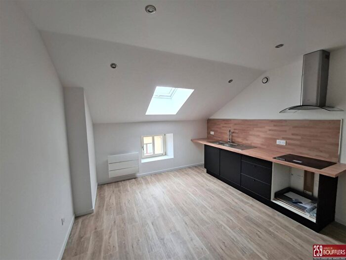 Appartement à louer - Liverdun - 4 pièces - 3 chambres