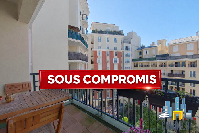 Appartement à vendre - Courbevoie - 5 pièces - 4 chambres