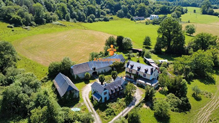 Maison 15 pièces à vendre - Saint-Pé-de-Bigorre