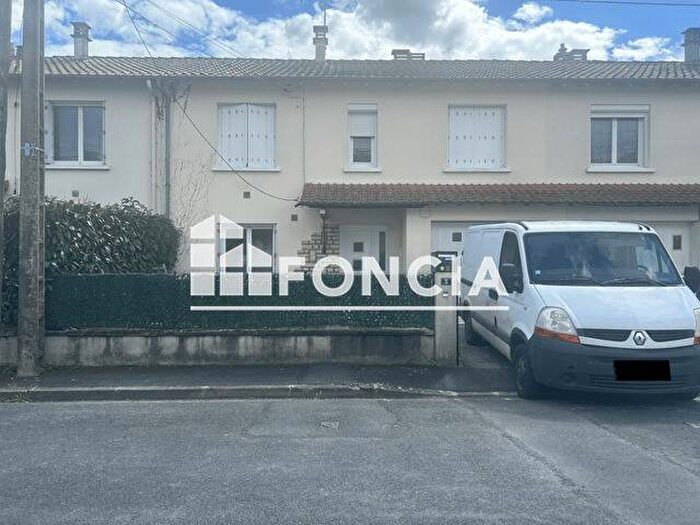 Maison à louer - Sainte Pezenne, Niort - 4 pièces - 3 chambres