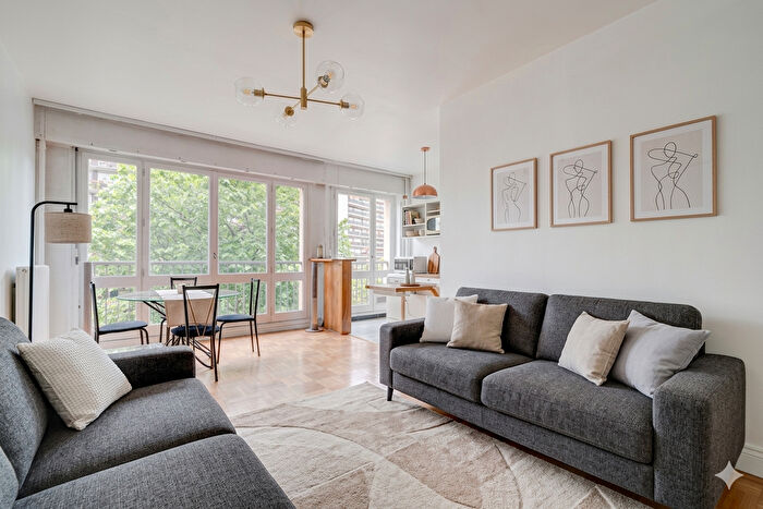 Boulogne-Billancourt, Menus, Jean Baptiste Clément : Appartement 2 pièces à vendre