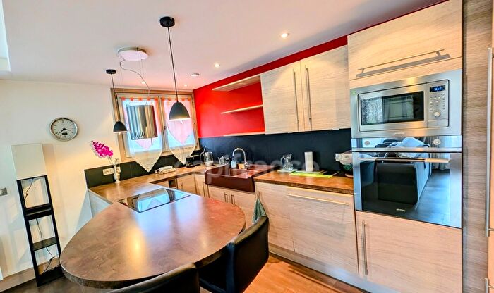 Appartement à vendre - Aigueblanche - 3 pièces - 2 chambres