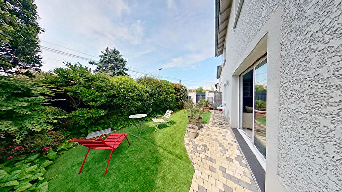 Maison 5 pièces à Lyon 8ème, La Plaine, Santy, à vendre