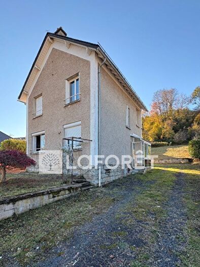 Maison à vendre - Riom-ès-Montagnes - 5 pièces - 4 chambres