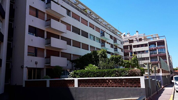 Appartement à louer - Centre Ville, Perpignan - 1 pièce