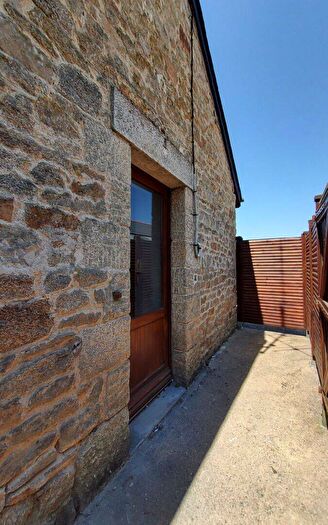 Centre Ville, Pontivy : Maison 2 pièces à louer