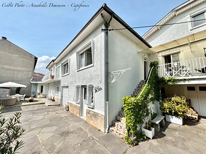 Maison 9 pièces à vendre à Cébazat
