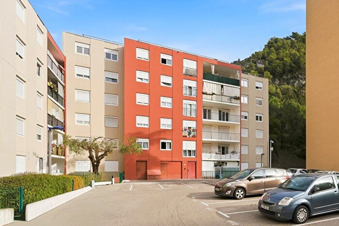 Appartement à vendre - Saint-André-de-la-Roche - 5 pièces - 4 chambres