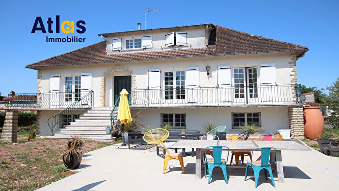 Maison à vendre - Vouillé - 11 pièces - 5 chambres