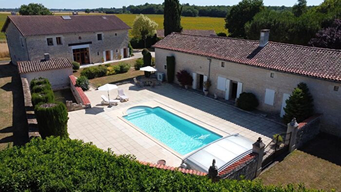 Maison à vendre - Blanzay - 7 pièces - 4 chambres