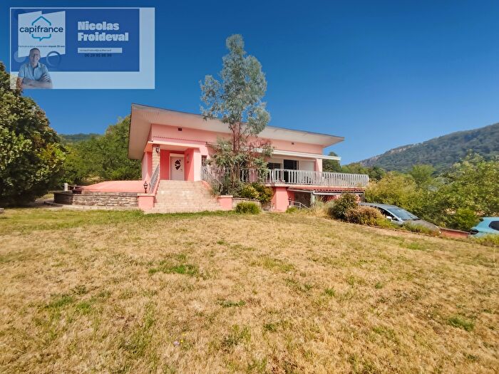 Gizia : Maison 5 pièces à vendre