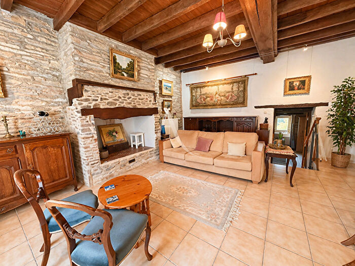 Maison à vendre - La Gacilly - 8 pièces - 5 chambres