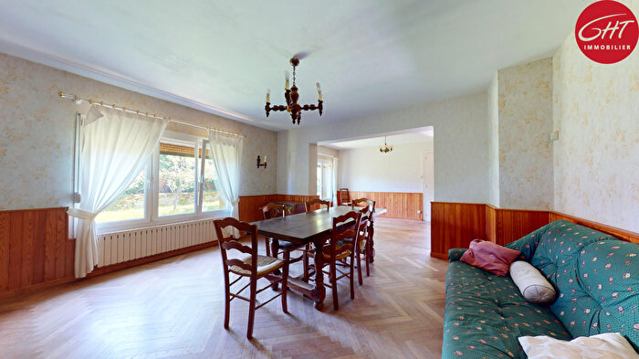 Maison à vendre - Sancey-le-Grand - 8 pièces - 6 chambres