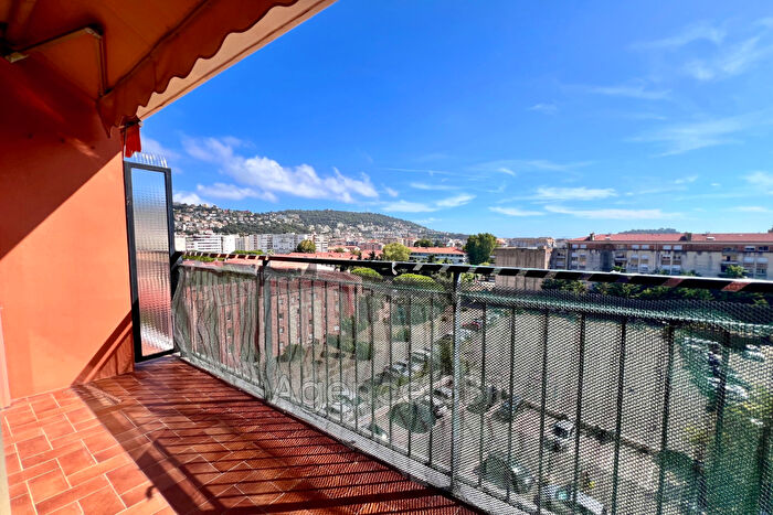 Nice, Saint-Roch : Appartement 4 pièces à vendre