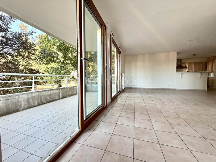 Appartement 4 pièces à Genas, à vendre