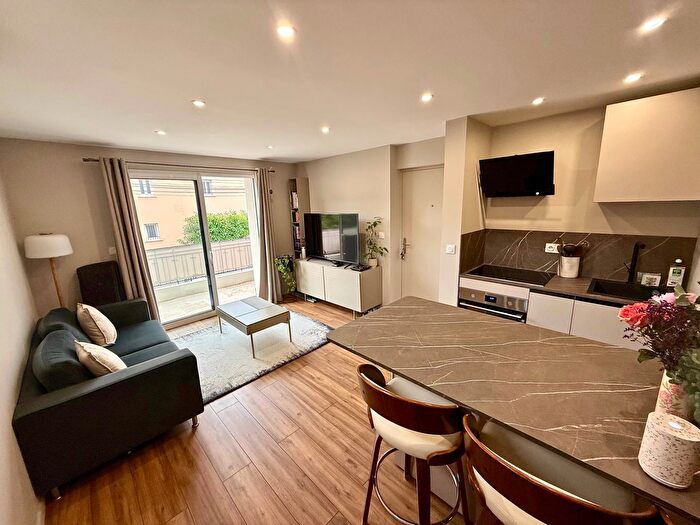 Cagnes-sur-Mer, Les Bréguières : Appartement 2 pièces à vendre