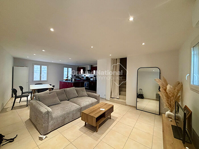 Jonquières-Saint-Vincent - Appartement 4 pièces à louer