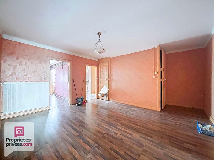 Appartement à vendre - Vic-sur-Seille - 4 pièces - 2 chambres