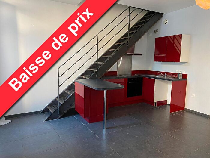 Appartement à louer - Aubenas, Centre-ville - 3 pièces - 2 chambres