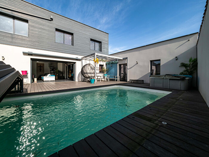 Maison à vendre - Irigny - 7 pièces - 5 chambres