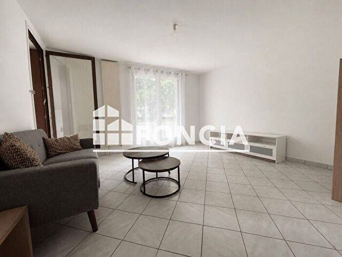 Aristide-Briand, Fontaine : Appartement 2 pièces à louer