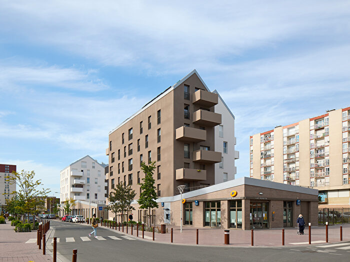 Appartement à louer - Neuilly-sur-Marne, Fauvettes Sud - 4 pièces - 3 chambres