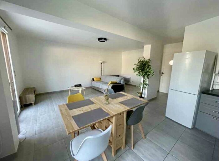 Appartement 2 pièces à louer à Saint-Cannat