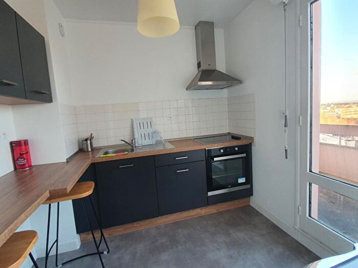 Appartement à louer - Saint-Brieuc, Ville Hellio, Tour dAuvergne, Ville Jouha - 1 pièce