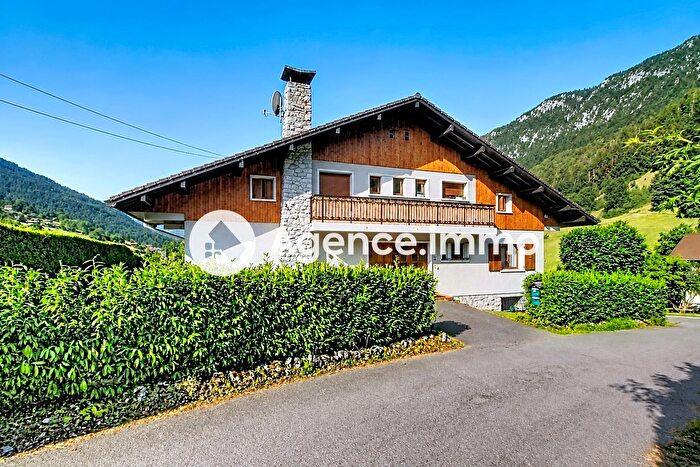 Maison 8 pièces à Thônes, à vendre