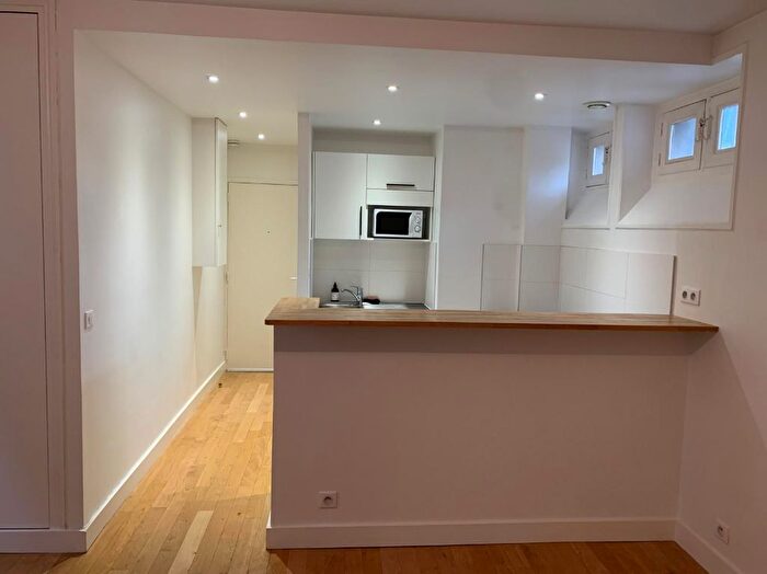 Appartement à louer - Paris e , Chaillot - 1 pièce