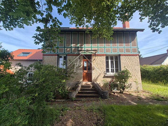 Lalizolle : Maison 8 pièces à vendre