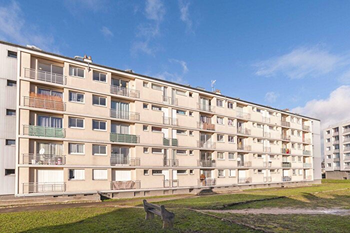 Appartement à louer - Les Trembleaux, Sartrouville - 5 pièces - 4 chambres