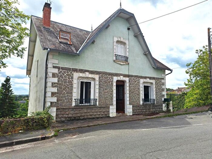 Maison 5 pièces à Nontron, à louer
