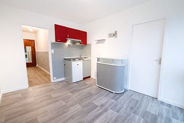 Appartement à louer - Fontenay-le-Fleury - 1 pièce - 1 chambre