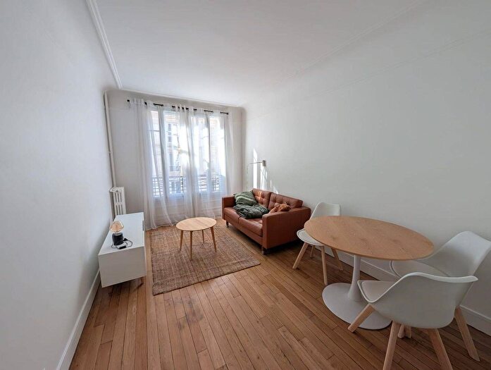 Appartement à louer - Clignancourt-Jules Joffrin, Paris ème arrondissement - 2 pièces - 1 chambre