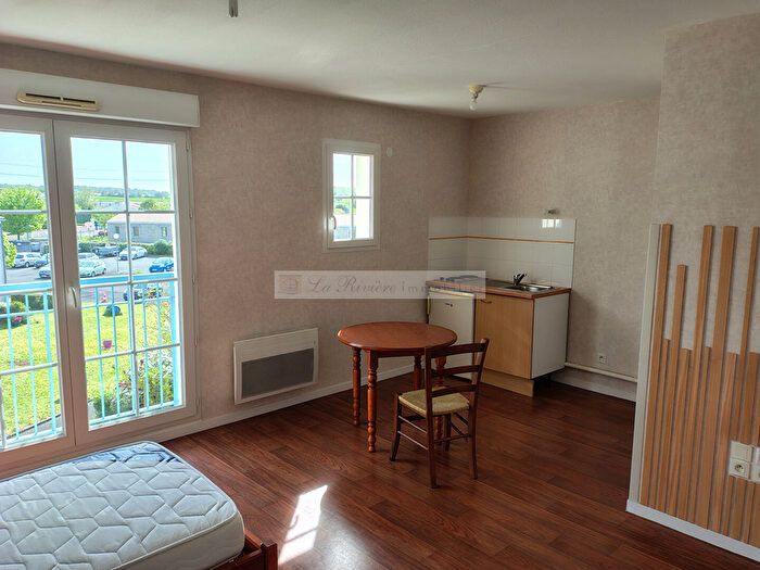 Saint-Jean-d'Angély : Appartement 1 pièce à vendre